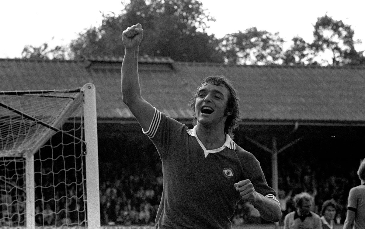 Lou Macari receives an MBE | Manchester United